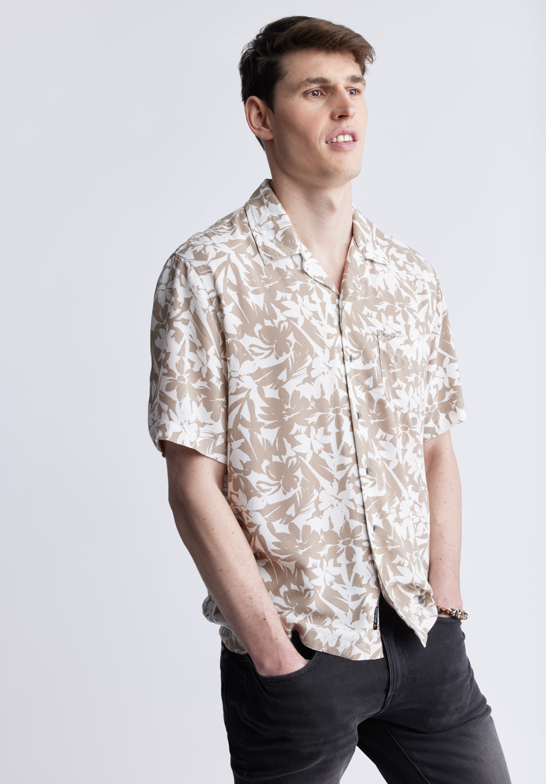 Sandro Men's Short Sleeve Printed Camp Shirt, Tan – Buffalo Jeans CA